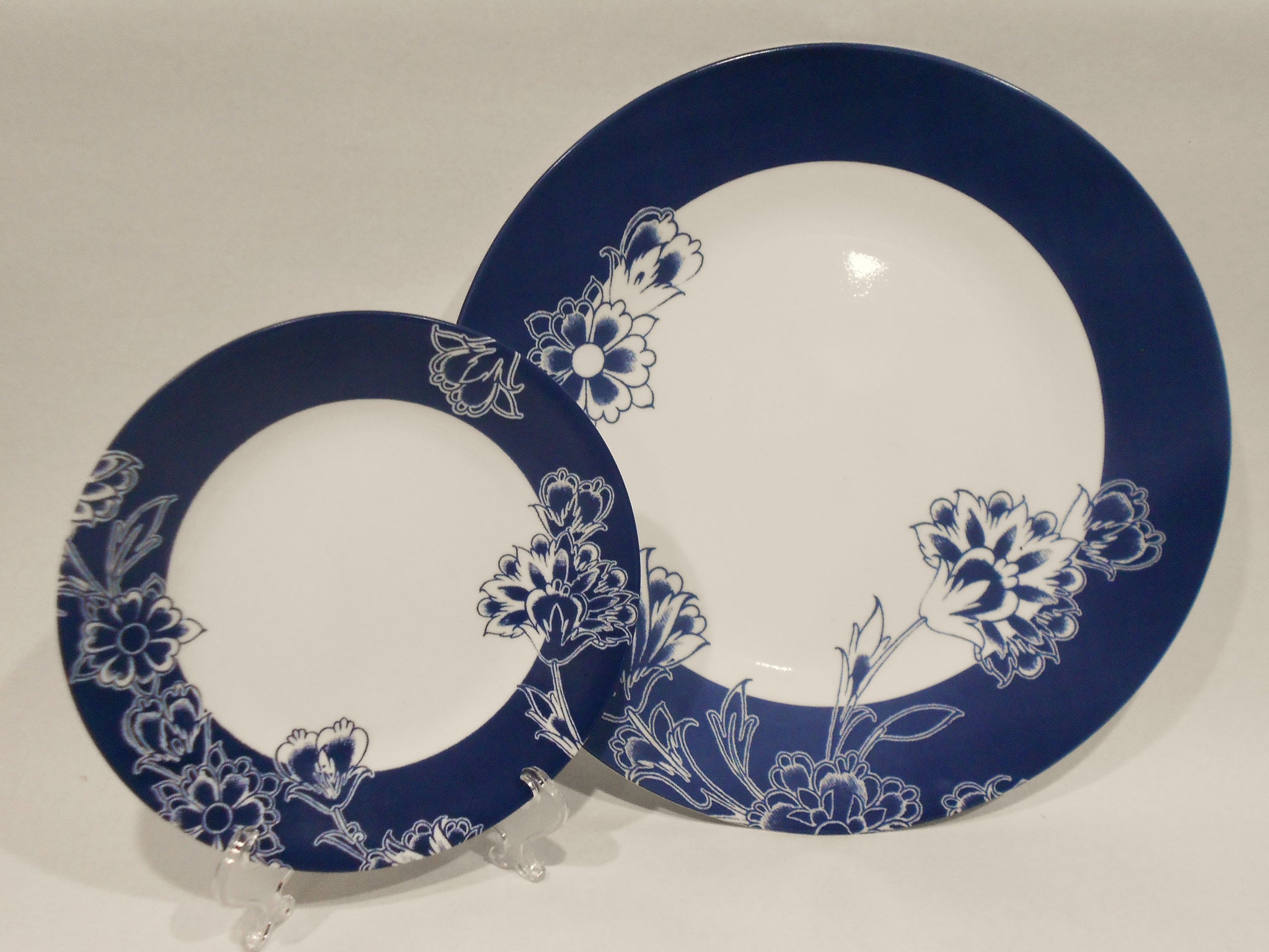 NEW 12-pc Corelle INDIGO BLOOMS Dinnerware Set Dark Blue Band w/Floral ...