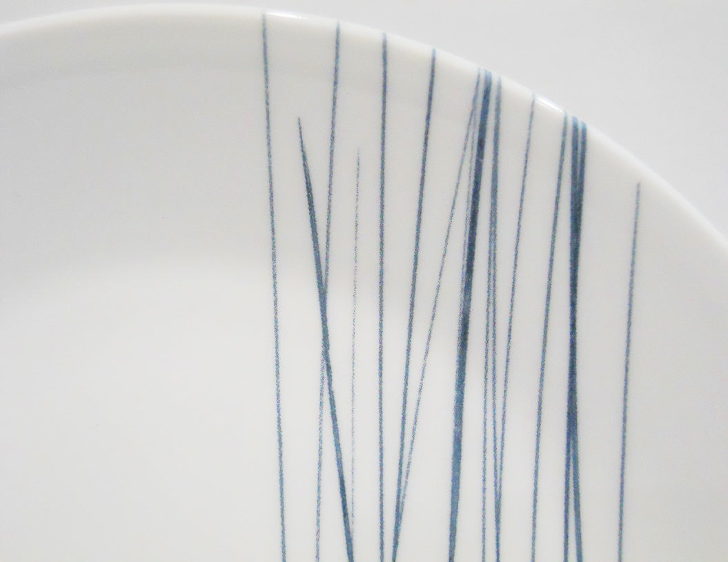️ 1 Corelle Signature SILVER STRANDS 8.5" LUNCH PLATE *Crisscross Blu ...