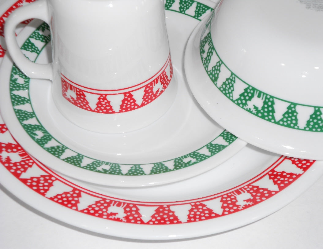 ️ Corelle WINTER FESTIVAL 18-oz SOUP BOWL Green Christmas Trees Snowm ...